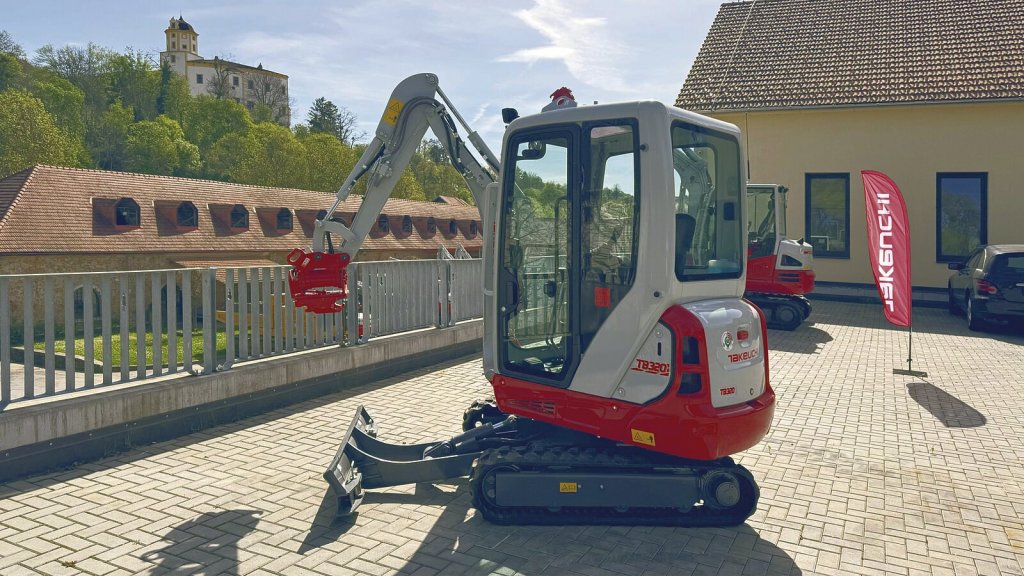 Minibagr Takeuchi TB320 s největším hydraulickým výkonem ve své třídě ...
