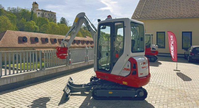 Minibagr Takeuchi TB320 s největším hydraulickým výkonem ve své třídě ...